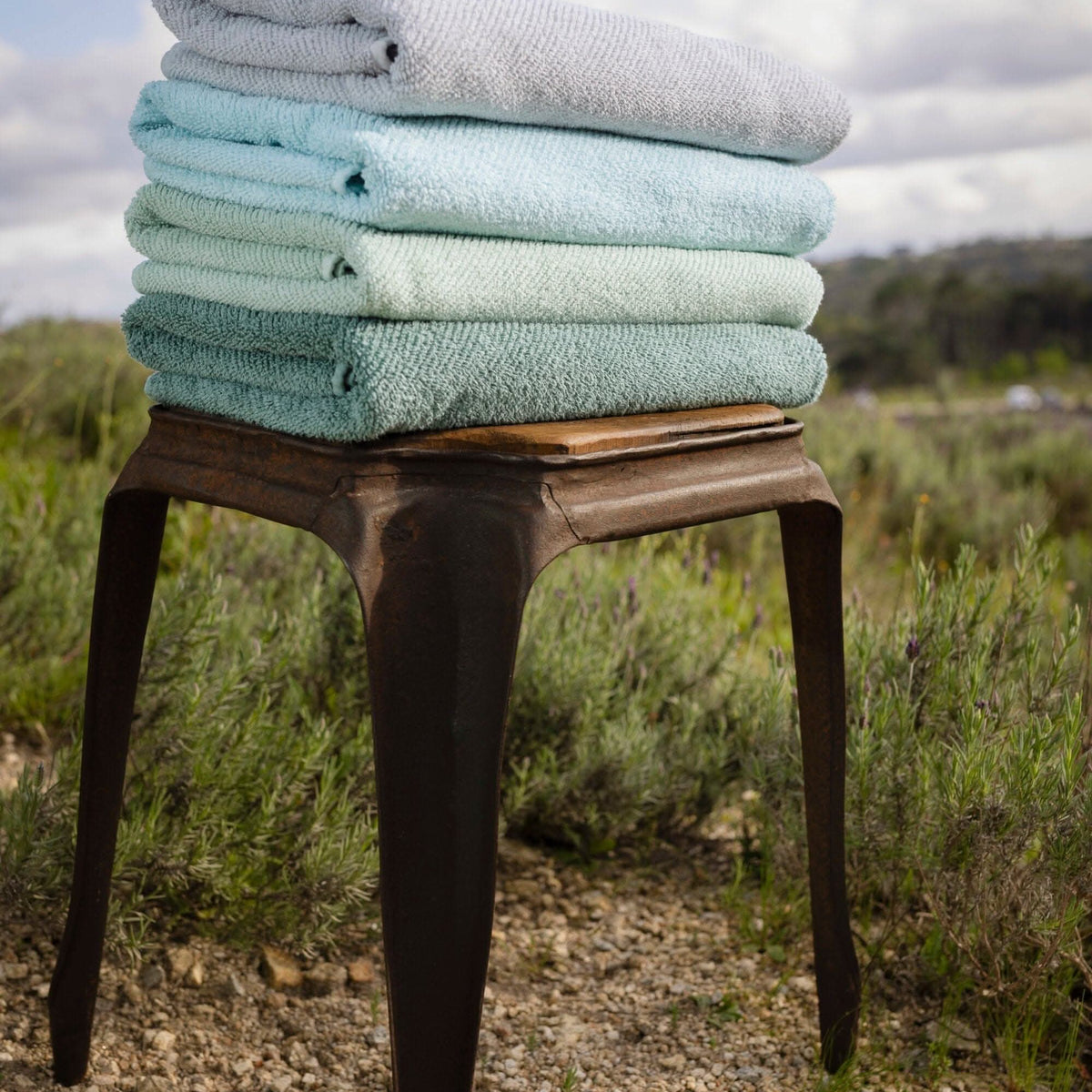 Abyss Twill Bath Sheets (40 x 72" | 105 x 180 cm) in Canada – The ...